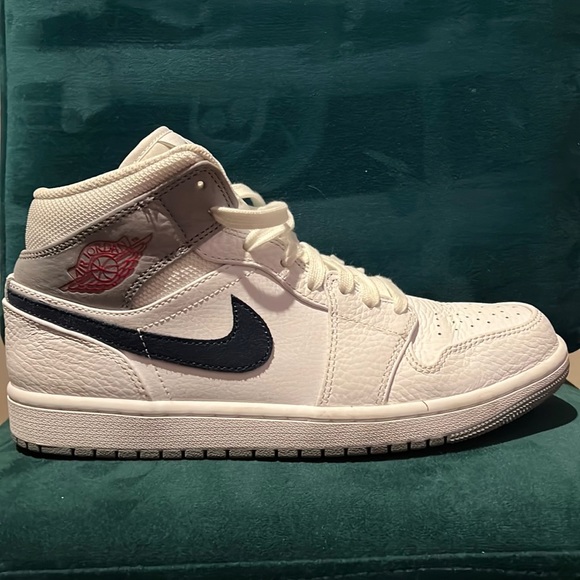 Jordan | Shoes | Mens Air Jordan Mid Paris Practically Brand New Open ...